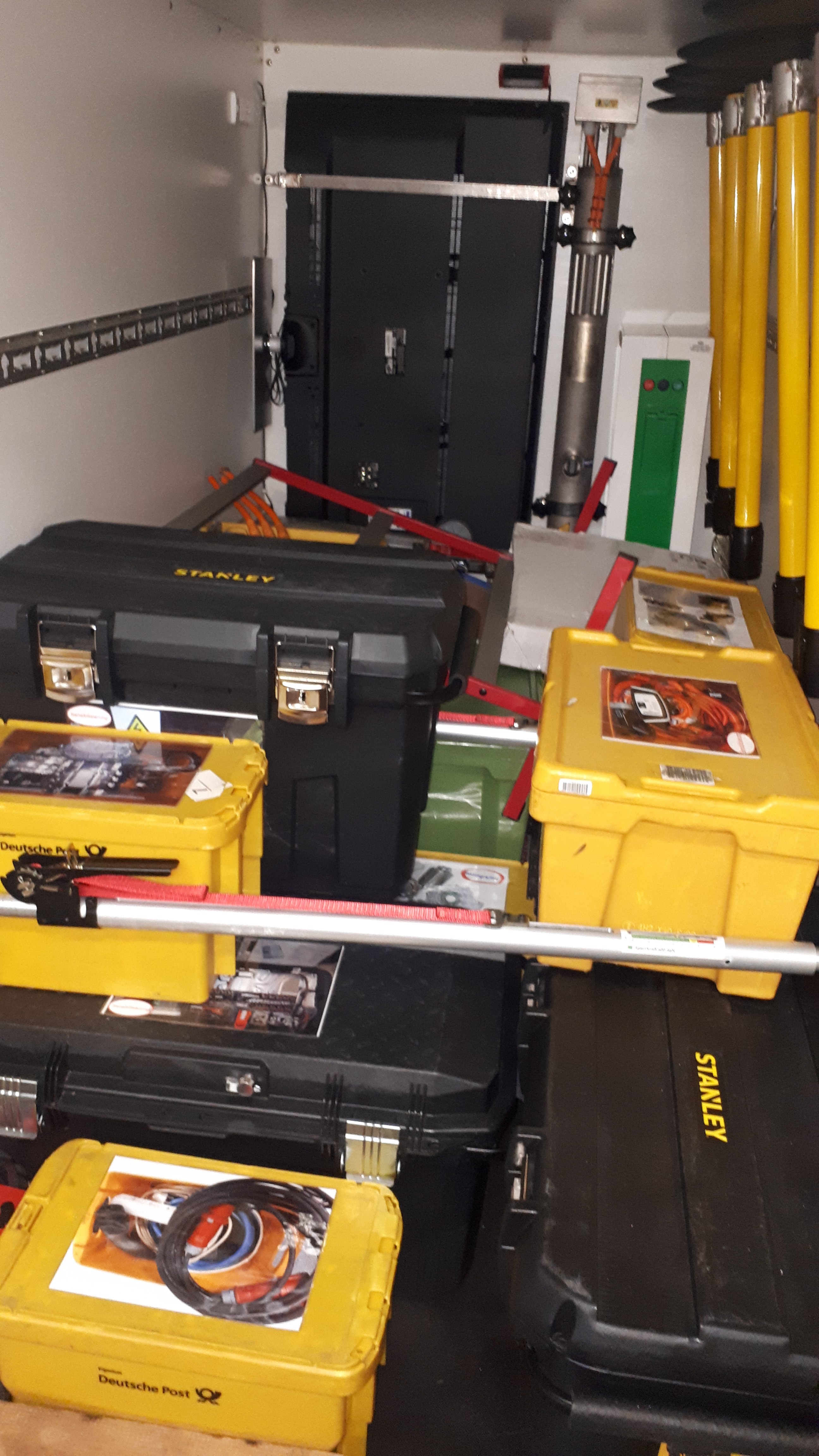 (Privat-) Institut für Hochvolt-Technik - Henning Wagner